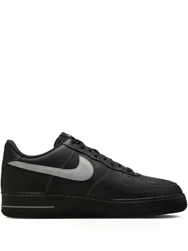 Nike Air Force 1 '07 Lv8 Sneakers - Black