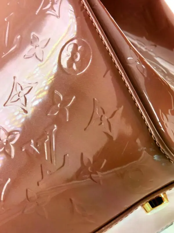LOUIS VUITTON Brea Handbag Monogram Vernis Gm