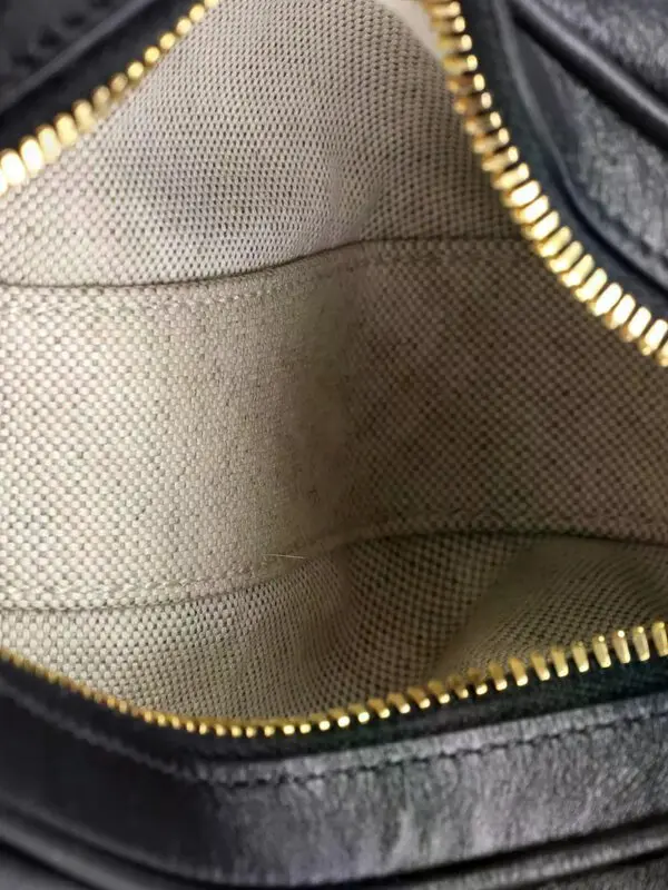 Gucci Attache Small Leather Shoulder Bag - Black