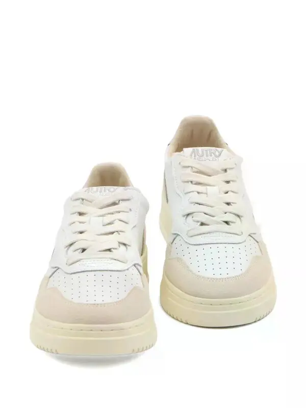 AUTRY Medalist Leather Sneakers - White