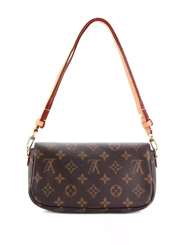 LOUIS VUITTON Ivy Wallet On Chain Monogram Canvas