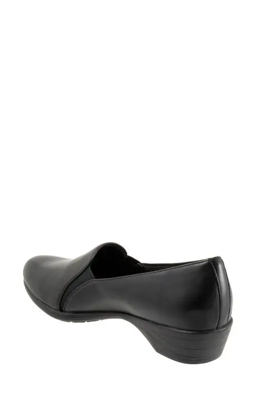 Softwalk Leather Flat With Arch Support - Black