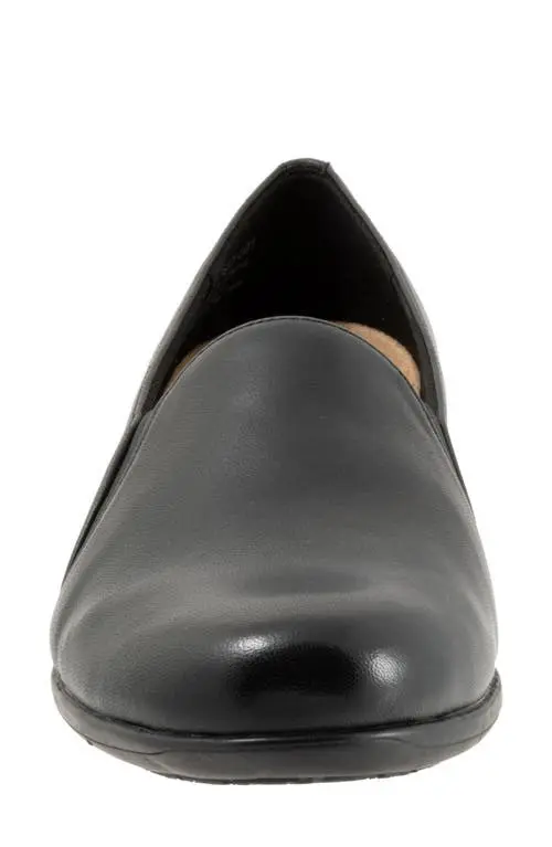 Softwalk Leather Flat With Arch Support - Black