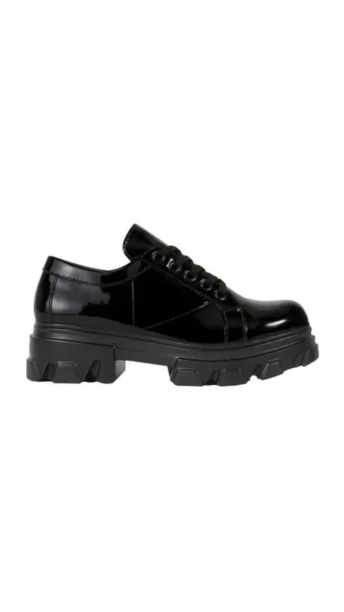 URBNKICKS Leather Sneakers