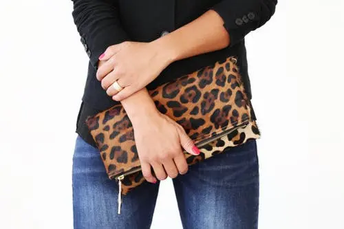 THE ARTISAN & COMPANY Leopard Print Calf Hair Clutch - Brown
