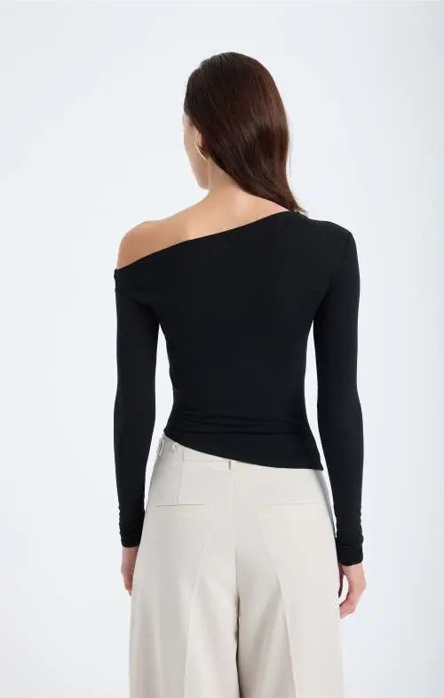 MONLICIA Aura One Shoulder Draped Top - Black