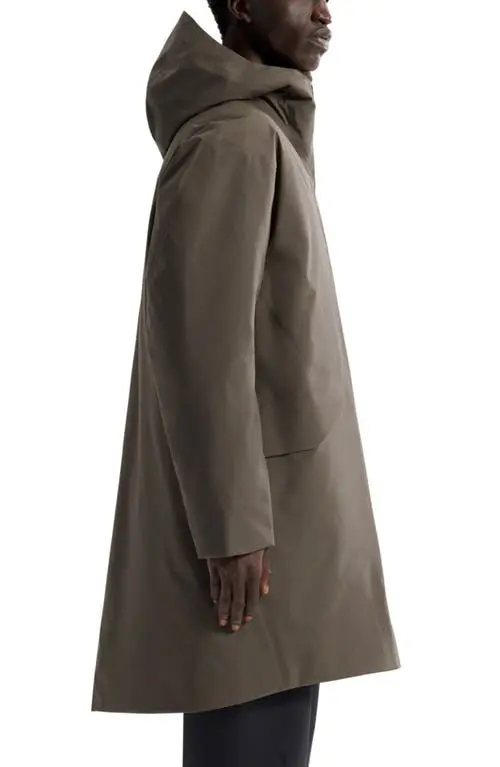 Veilance Monitor Waterproof 850 Fill Power Down Coat