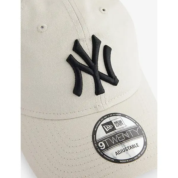 New Era 9twenty Essential New York Yankees Baseball Cap - Light Beige