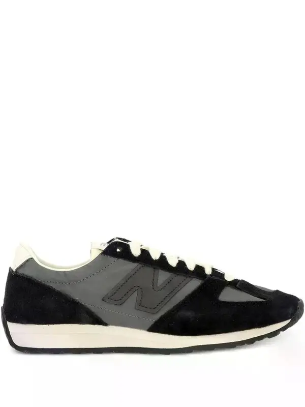 NEW BALANCE Lace-up Round-toe Sneakers - Black