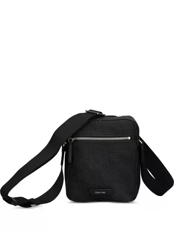 Calvin Klein Logo-patch Shoulder Bag - Black