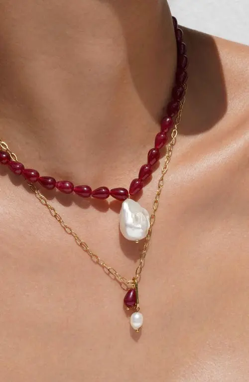 KOZAKH Geras Pearl Pendant Necklace