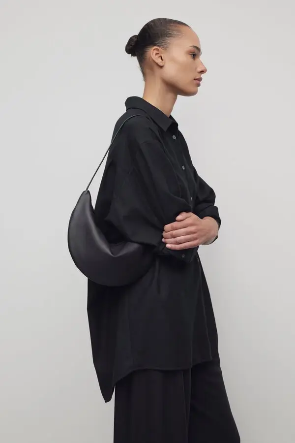 THE ROW Small Izzy Leather Bag - Black