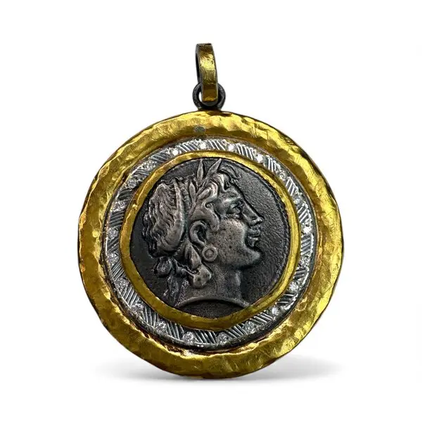 OUF! Demeter Medallion Charm Necklace - One-color