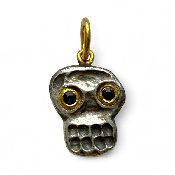 OUF! Skull Charm With Sapphire Eyes - One-color