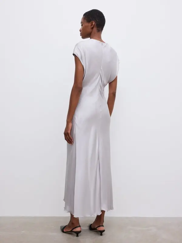 HOUSE OF DAGMAR Fluid V-neck Midi Dress