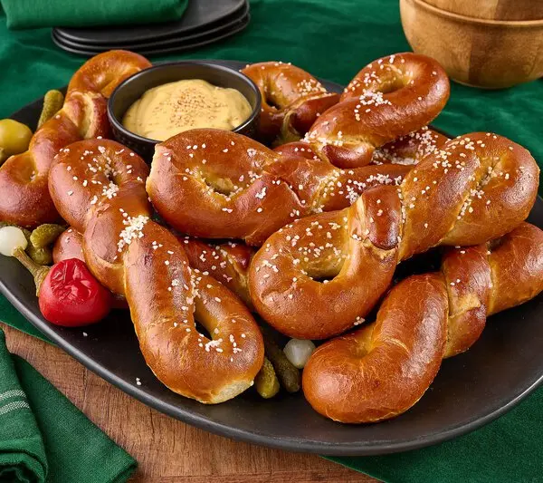 THE PRETZEL COMPANY The Pretzel Co. 4.5oz Hand Twisted Soft Baked Pretzels - One-color
