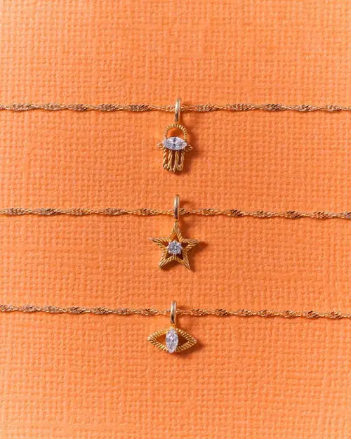 EDGE OF EMBER Diamond Necklace - Hamsa