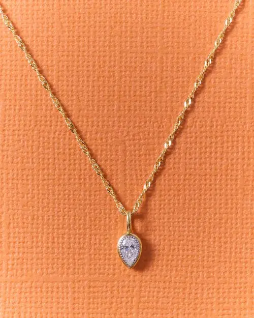 EDGE OF EMBER Pear Cut Diamond Pendant Necklace