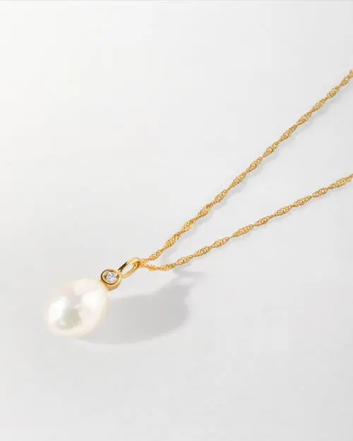 EDGE OF EMBER 14ct Gold Necklace With Diamond And