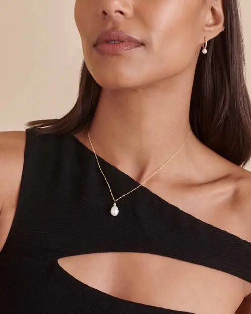 EDGE OF EMBER 14ct Gold Necklace With Diamond And