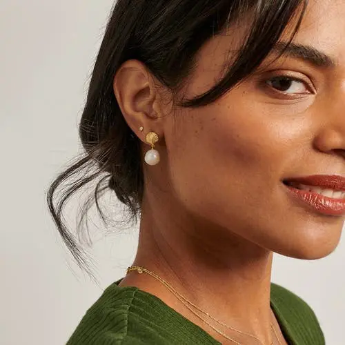 EDGE OF EMBER Freshwater Pearl Drop Earrings