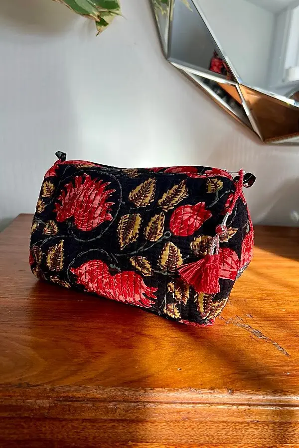 BE DEVA Lali Cosmetic Bag - Black Daisy