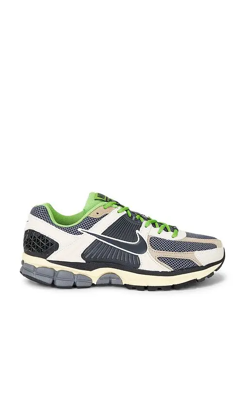 Nike Zoom Vomero 5 - Pale Ivory  Off Noir  & Smoke Grey
