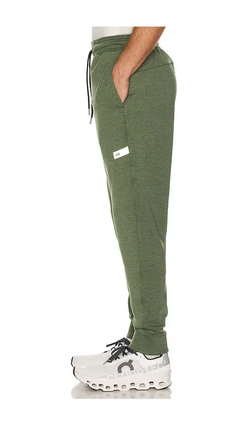 LEGENDS Hawthorne Tech Pant In Green
