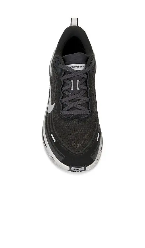 Nike Vomero Plus Sneakers