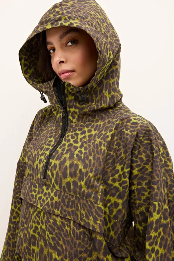 MARIE OLIVER Desirae Poncho