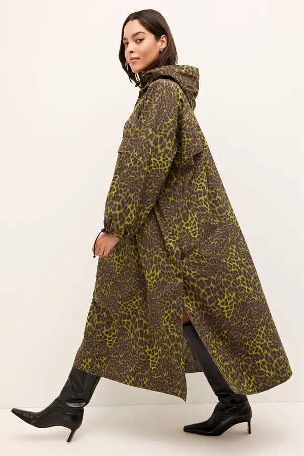 MARIE OLIVER Desirae Poncho