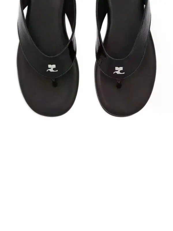 COURREGES Logo Slides