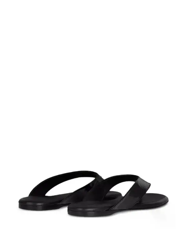 COURREGES Logo Slides