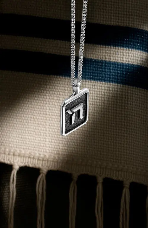 VINCERO Chai Pendant Necklace - Silver