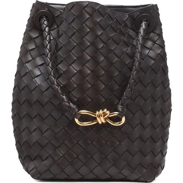 Bottega Veneta Small Andiamo Intrecciato Bucket Bag - Fondant-m Brass-fond