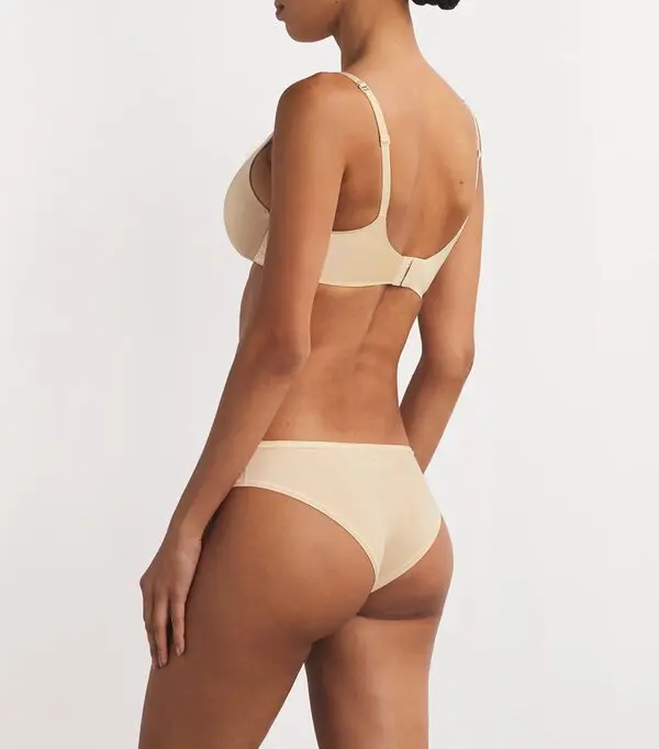 SKIMS Ultimate Push-up Plunge Bra - Beige