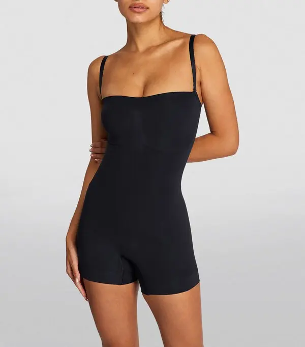 SKIMS Seamless Sculpt Strapless Shorts Bodysuit - Black