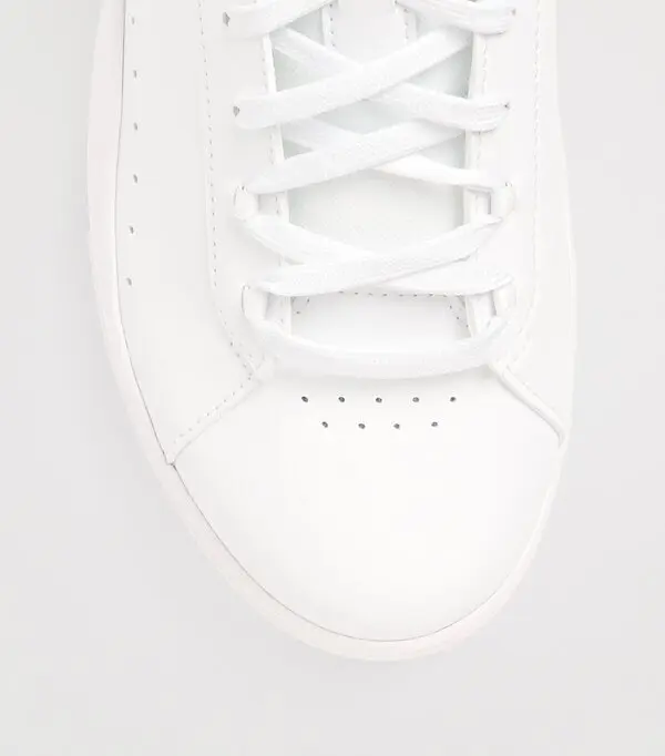 On The Roger Advantage Sneakers - White