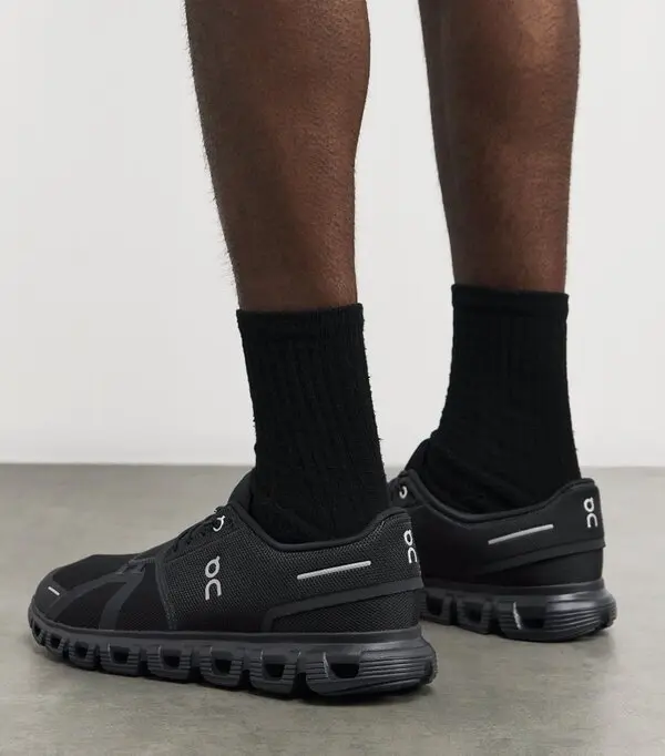 On Cloud 6 Lace-up Trainers - Black