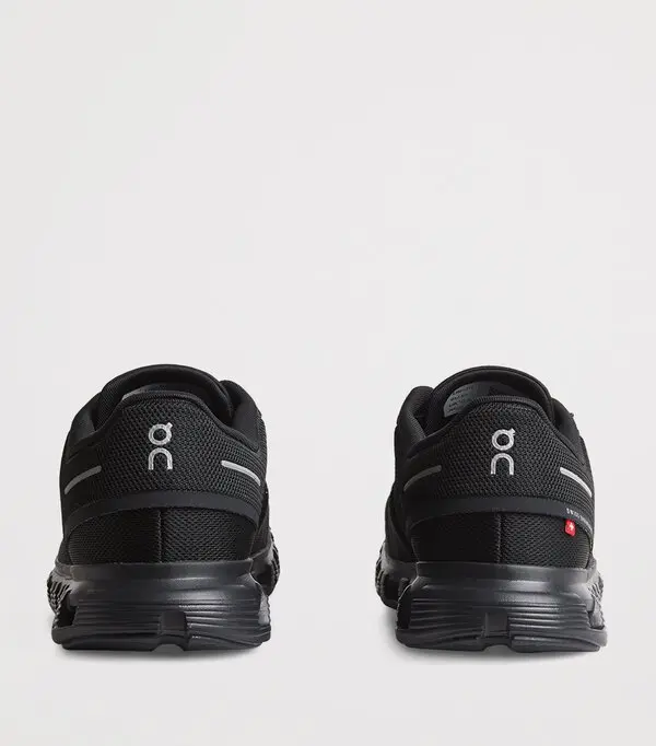 On Cloud 6 Lace-up Trainers - Black