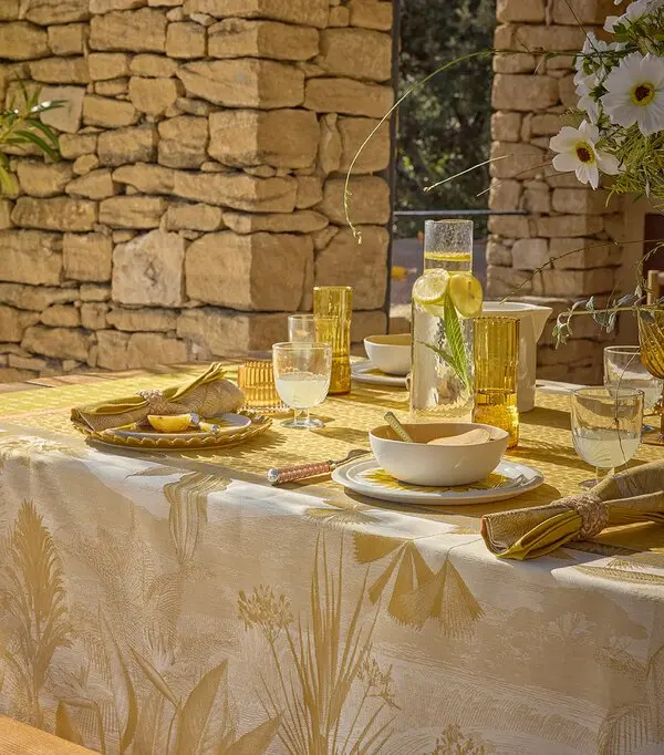 LE JACQUARD FRANÇAIS Coated Sinharâja Tablecloth