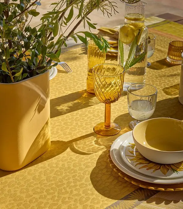 LE JACQUARD FRANÇAIS Coated Sinharâja Tablecloth