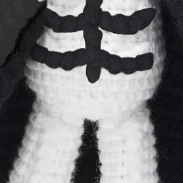 Alexander McQueen Knitted Doll Charm - Metallic