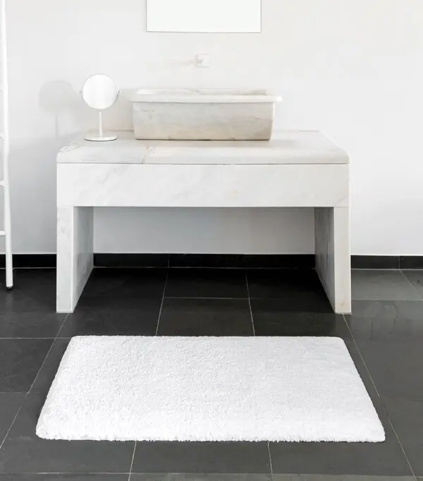 GRACCIOZA Egoist Cloud Bath Mat - White
