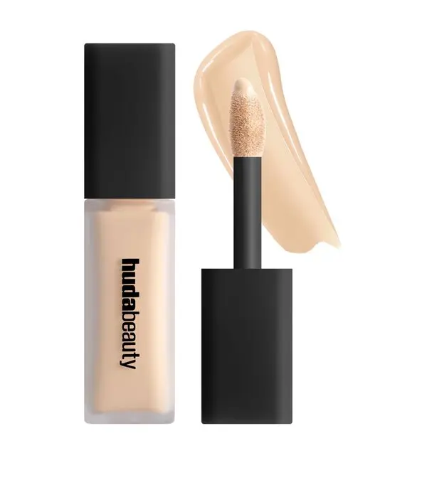 HUDA BEAUTY Fauxfilter Luminous Matte Liquid Concealer - Nude