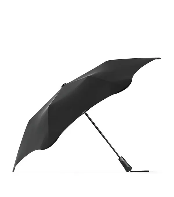 BLUNT UMBRELLAS The Metro Umbrella