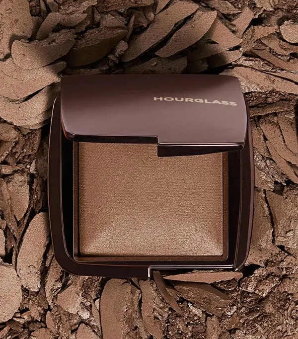 HOURGLASS Ambient Lighting Powder