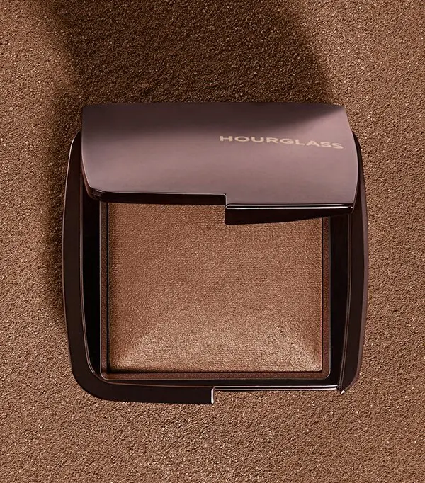 HOURGLASS Ambient Lighting Powder