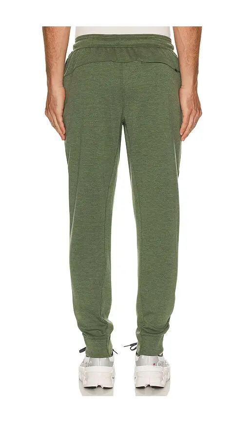 LEGENDS Hawthorne Tech Pant In . Also