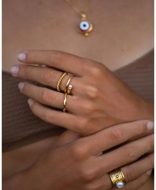 OTTOMAN HANDS Avalon Pearl Stacking Ring